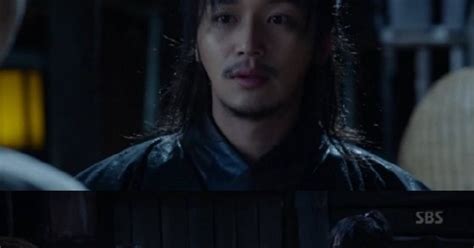 육룡이 나르샤 삼한제일검 변요한 대의와 우정 사이 고민