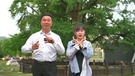 「挖呀挖老師」首度公開露面宣傳家鄉 無濾鏡、0修圖畫面曝光 香港高登