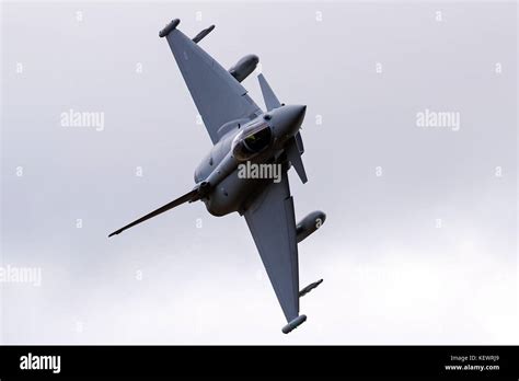 Raf Typhoon Mach Loop Fotos Und Bildmaterial In Hoher Auflösung Alamy