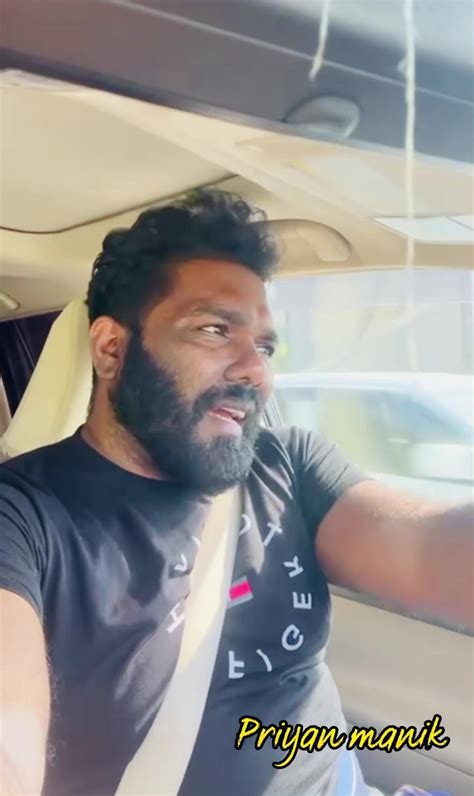 නංගි මල්ලි මේ වීඩියෝ එක ශෙයාර් කරල හොරු අල්ල ගන්න මට උදව් කරන්න මෙම වීඩියෝව පළ කිරීමට ප්