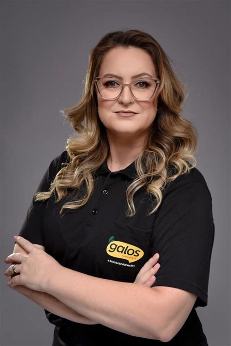 Galos Luminosos Se Destaca Com Fachadas Em Acm E Comunicação Visual No