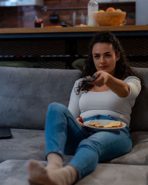 Τελικά ποια είναι η καλύτερη ώρα για να φας βραδινό