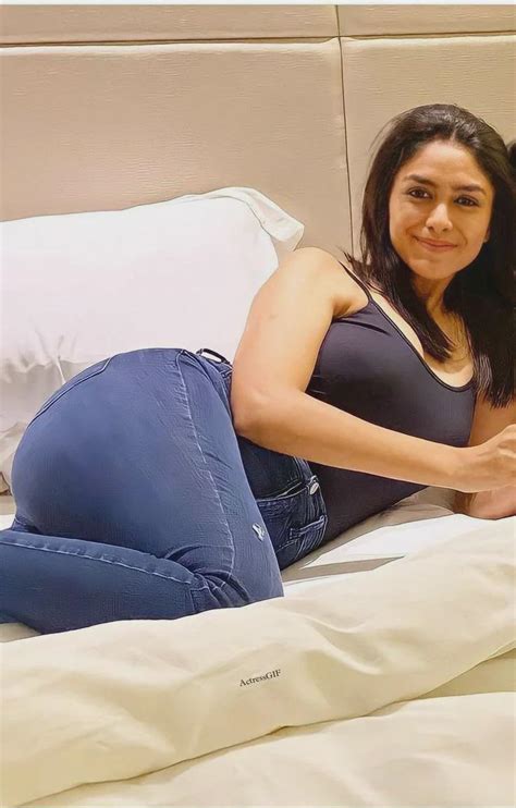 Mrunal Thankur Ki Gand Rindianactressesfap