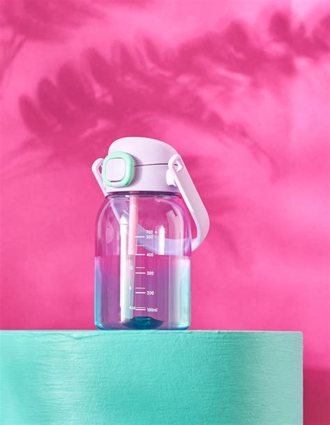 Пляшка бутилочка для води напоїв 700 мл — ціна 130 грн у каталозі Пляшки Купити товари для дому