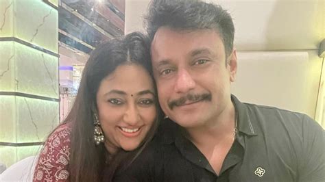 Vijayalakshmi Darshan Deletes Instagram Profile Picture Unfollows Her Husband Amidst Murder