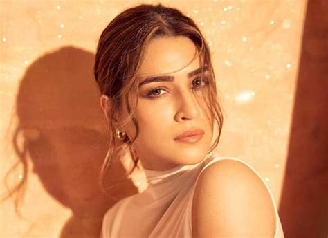 Kriti Sanon Disagrees With Nikhil Kamath Defends Bollywood Says “industry Is Thriving