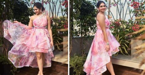 Anitha Vijayakumar Daughter Diya Gorgeous Photos இவங்க டாக்டரா இல்ல ஆக்டரா போட்டோஷூட்டில்