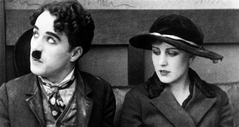 Charlie Chaplin O Viață Marcată De Aventuri și întâlnirea Cu Dragostea Adevărată Femeia Care L