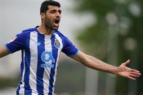 رفتار بد مهدی طارمی با سردار آزمون شکار دوربین ها شد