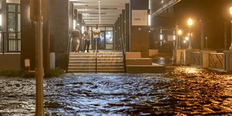 허리케인 밀튼 상륙경로 이례적 미국연구진 기후변화 영향 가능성”