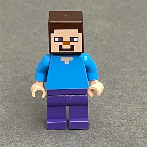 Lego Minecraft Steve Minifigure
