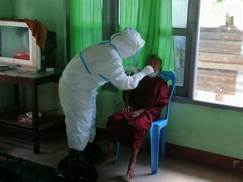 ရွှေဘိုမြို့နယ် ကိုဗစ် ၁၉ ကာကွယ်ထိန်းချုပ်ရေးနှင့် အရေးပေါ်တုံ့ပြန်ရေးကော်မတီမှ သံဃာတော်များနှင့