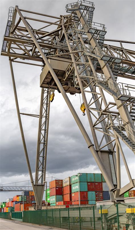 «container Port Hd Wallpapers
