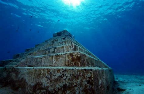 Yonaguni Yonaguni The Atlantis Of Japan Whose Origin Is Unknown Ruetir The Yonaguni Monument