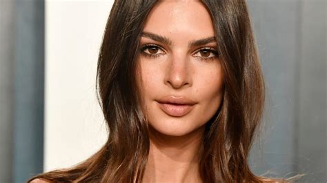 Emily Ratajkowski Is Zoenend Gespot In New York Met Déze Dj
