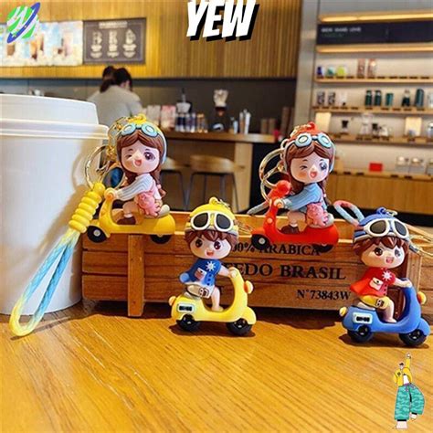 ใช่ พวงกุญแจคู่ พีวีซีการ์ตูนรถยนต์ไฟฟ้าเด็กสาวจี้ สร้างสรรค์แขวนเครื่องประดับกุญแจรถแหวนกระเป๋า