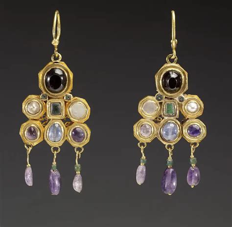 Middle Ages Jewelry Education Site