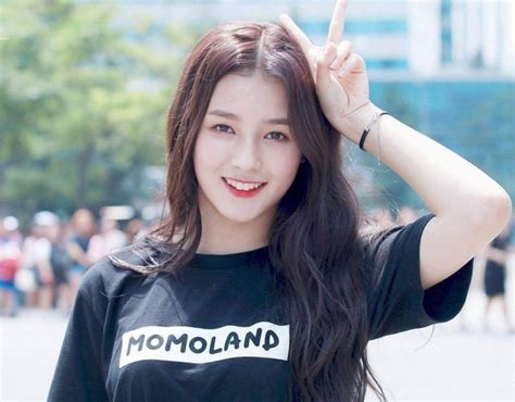 Quay Lén Nancy Nhóm Momoland Thay đồ Show Vú đẹp