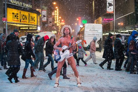 New York Bill De Blasio Will Gegen Nackt Poserinnen Vorgehen DER SPIEGEL