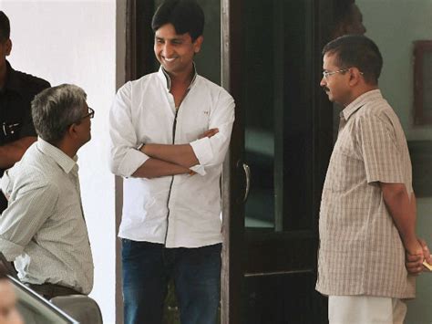 Aap नेता कुमार विश्वास पर फिर लगा महिला से छेड़खानी का आरोप मुकदमा