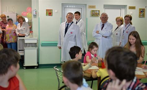 Посещение НИИ неотложной детской хирургии и травматологии • Президент России