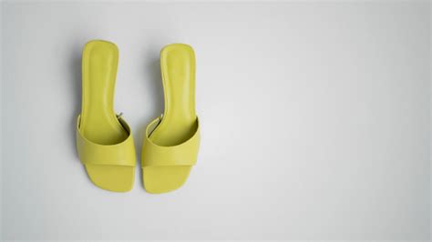 Як правильно доглядати за шкіряним взуттям Радіо Maximum