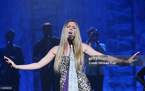 Joss Stone Performs Onstage During The Soul Sessions 2 Tour Held At