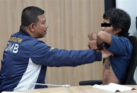 Bangkok Post Exploding Hearts Tattoo Sex Mystery Water Bottle Wars