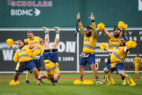 Savannah Bananas Put New Spin On Americas Pastime Shareamerica