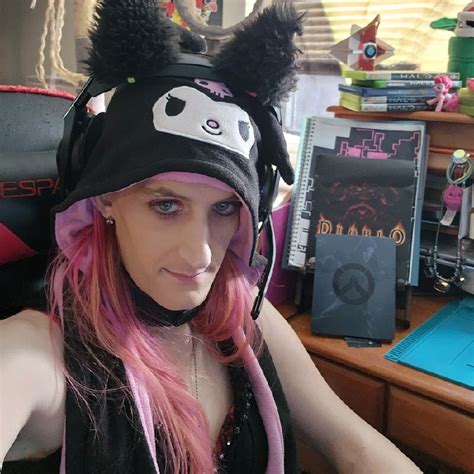 Chloe Constantine Stay At Home Mom And Twitch Streamer Twitch