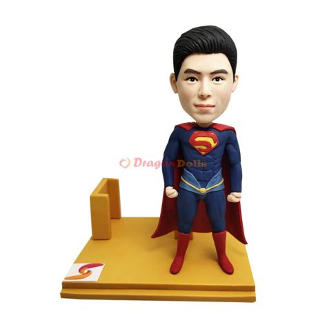 香港陶偶設計公司度身訂造Figurine香港禮物訂製人像公仔人形公仔Q版公仔畢業公仔榮休禮物退休禮物Farewell 禮物