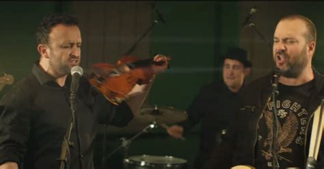 Skupina IMT Smile a Ondrej Kandráč zverejnili videoklip k piesni Hej sokoly Info sk