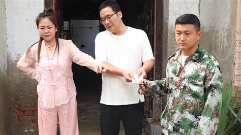 弟弟外出打工哥嫂给了200块，3年后假装乞丐回家，嫂子的做法感人 Youtube
