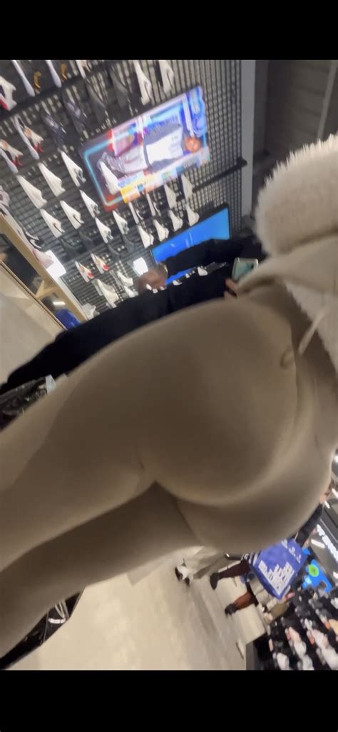 Thicc Blonde Pawg Spandex Leggings Yoga Pants Forum