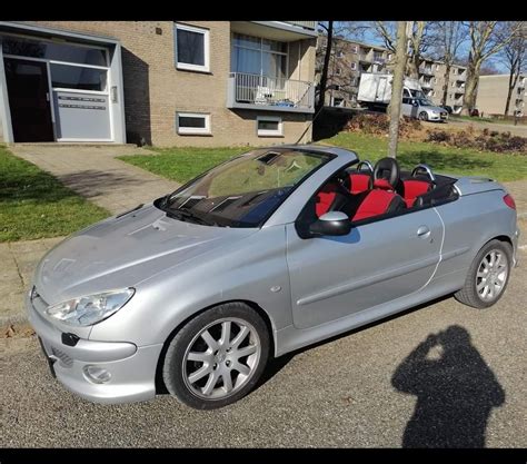 Waar Zit De Oliedruk Sensor Van Een Peugeot 206cc 2 0 V16 Bj 2003