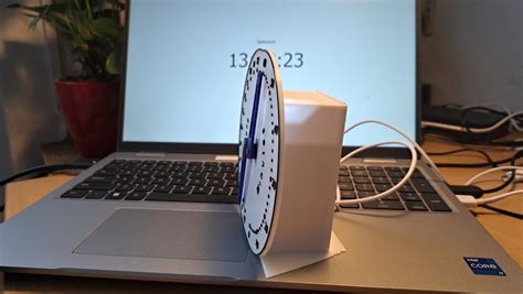Free 3d File Retrograde Clock Using Servos 🕰️・3d Printer Model To