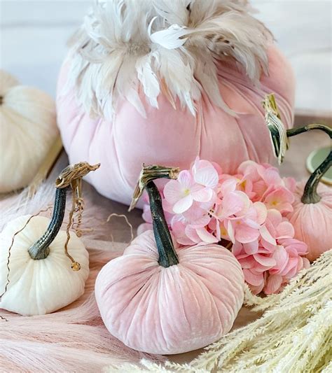 How To Decorate Your Home In Pink For A Romantic Fall Look