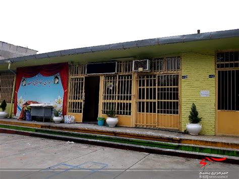 رنگ آمیزی 1000 متری مدرسه سجادیه به همت بسیجیان گرگان