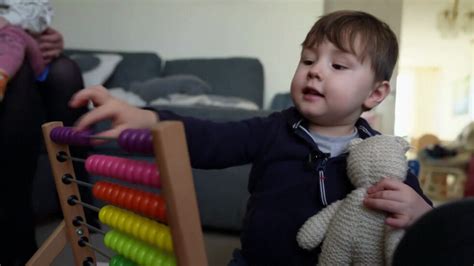 4 годишно дете е най младият член на Менса във Великобритания ВИДЕО Любопитно Светът