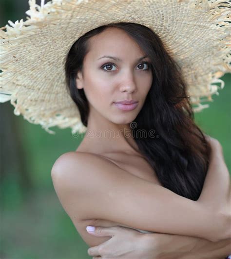 Portrait D Une Belle Femme Sexy Sur La Plage Photo Stock Image Du