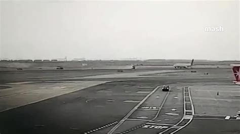 Пассажирский самолет столкнулся с пожарной машиной на взлетной полосе в Перу два человека