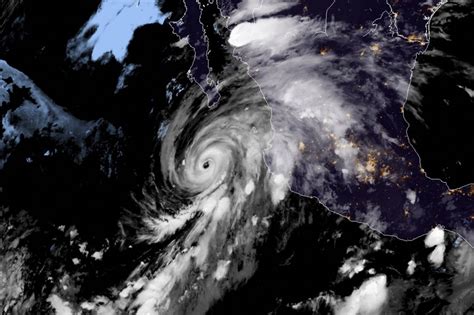 Hurricane Genevieve Barrels Towards Mexicos Baja California