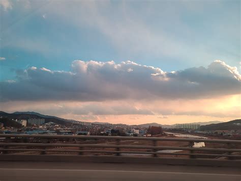 Seo Young 호세아 호 1장 7 그러나 내가 유다 족속을 긍휼히 여겨 그들의 하나님 여호와로 구원하겠고 활과