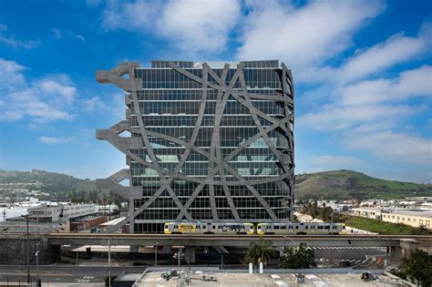 Wrapper Tower Has Eternal Lifecycle Says Eric Owen Moss