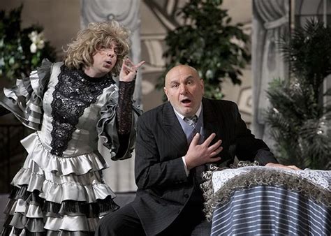 Сцена от Лелята на Чарли в Музикалния театър Снимка НМТ