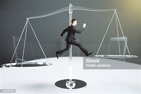 수리재고량 컨셉입니다 사업가 시도하는 유지하는 수리재고량 3차원 형태에 대한 스톡 사진 및 기타 이미지 3차원 형태 균형 기업 재무와 산업 Istock