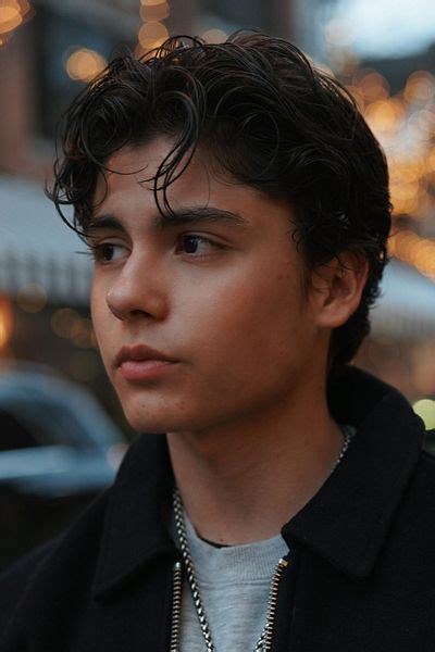 Miguel Mora About Entertainmentie