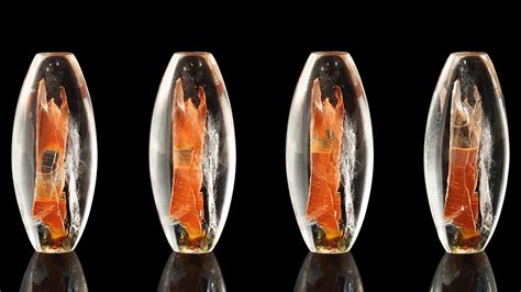 Mobile Inclusions In A Decorative Quartz Object