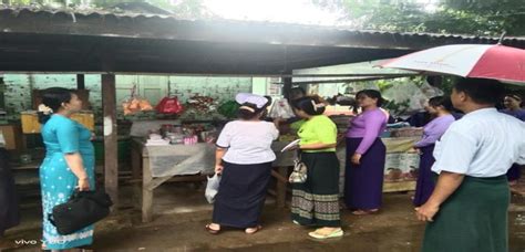 ကျောင်းမုန့်ဈေးတန်းတွင် ဈေးကွက်စောင့်ကြည့်စစ်ဆေးခြင်း Consumer