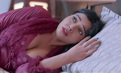 Palang Tod Shor Ullu Web Series Full Episodes Download Available On Ullu App